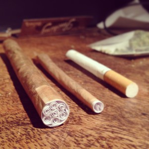 Cool ways to Roll a Joint & Cool Joint Rolling Styles